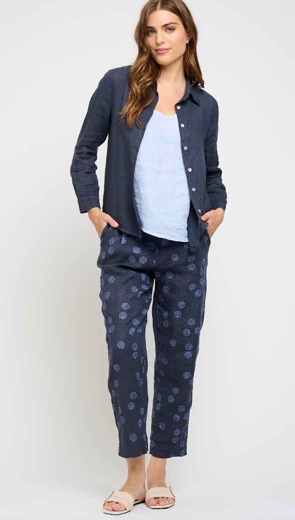 Linen Blouse In Navy/Shells Print – Casual Affairs Clothing
